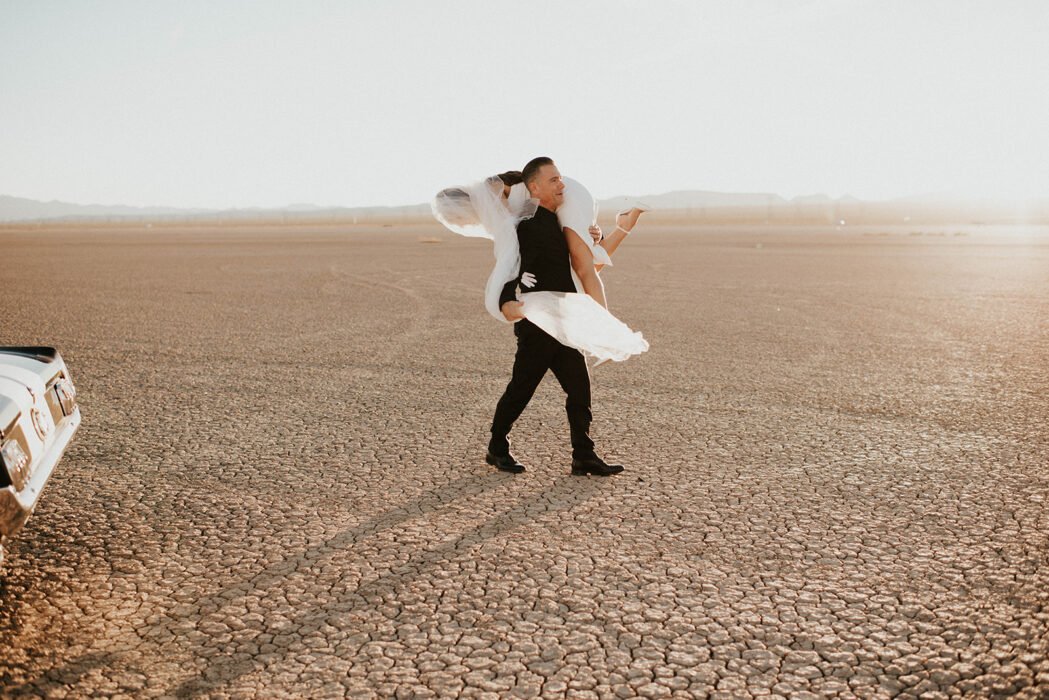 Dominique & Nick Dry Lake Bed Elopement - Las Vegas Elopement ...