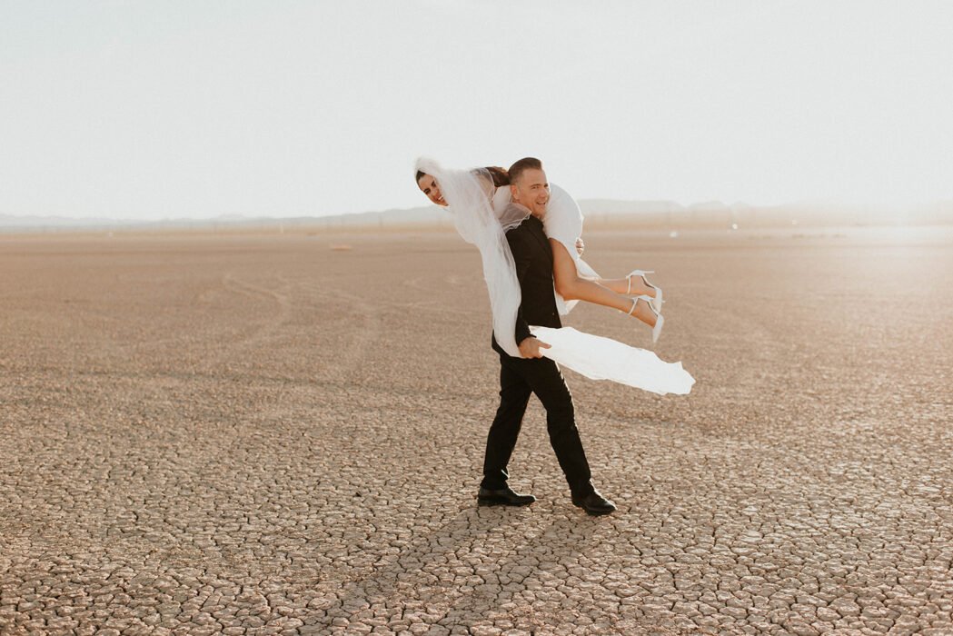 Dominique & Nick Dry Lake Bed Elopement - Las Vegas Elopement ...
