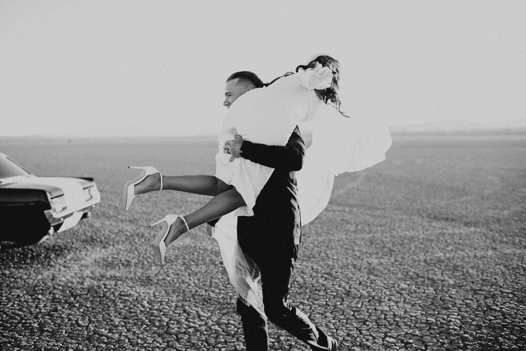 Dominique & Nick Dry Lake Bed Elopement - Las Vegas Elopement ...