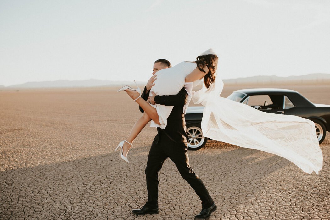 Dominique & Nick Dry Lake Bed Elopement - Las Vegas Elopement ...