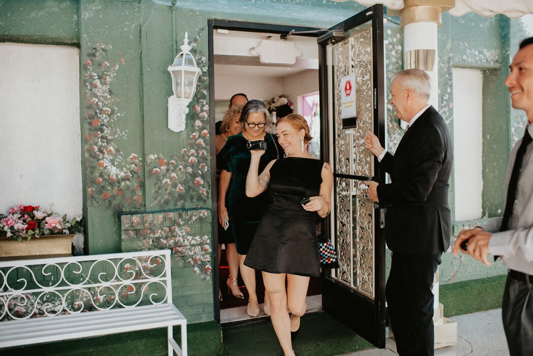 Emma & Austin Chapel Elopement - Las Vegas Elopement Photography ...