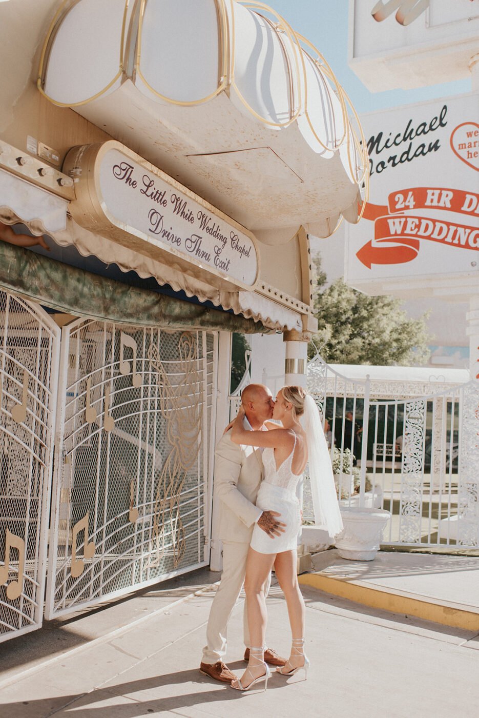 Renee & Tim Chapel and Red Rock - Las Vegas Elopement Photography ...