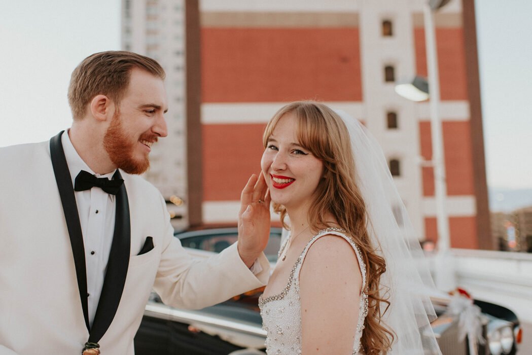 Jessica & Matt - Little White Chapel - Las Vegas Elopement Photography ...