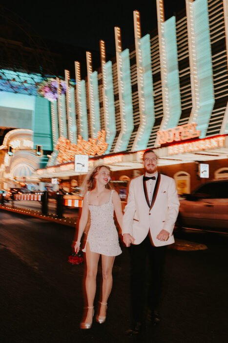 Jessica & Matt - Little White Chapel - Las Vegas Elopement Photography ...