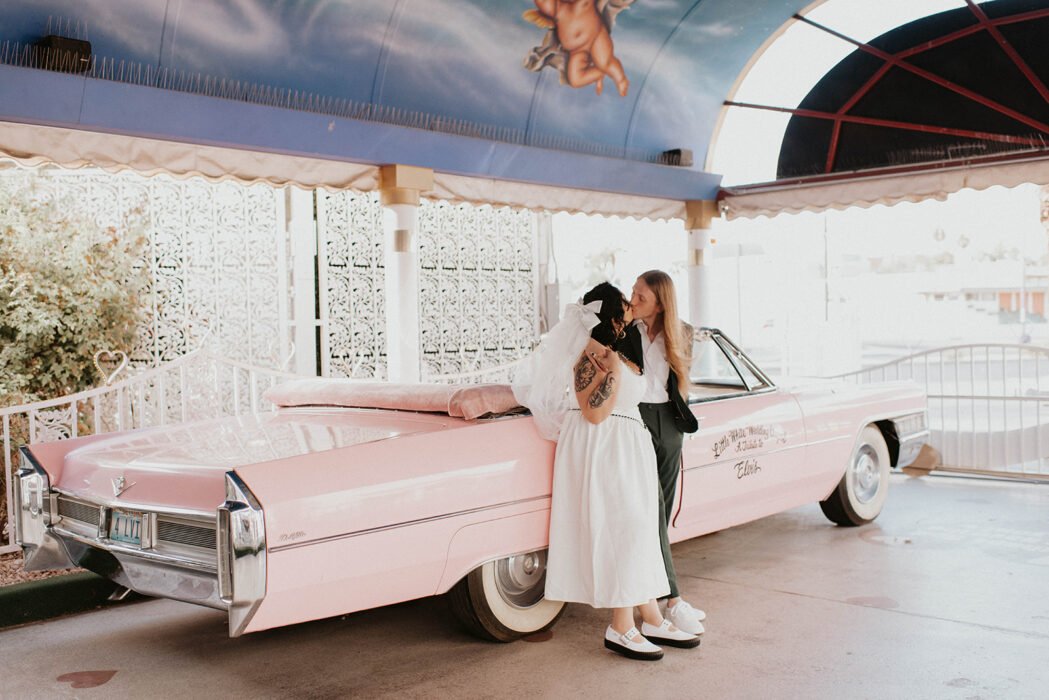 Joslyn & Drew - Little White Chapel - Las Vegas Elopement Photography ...