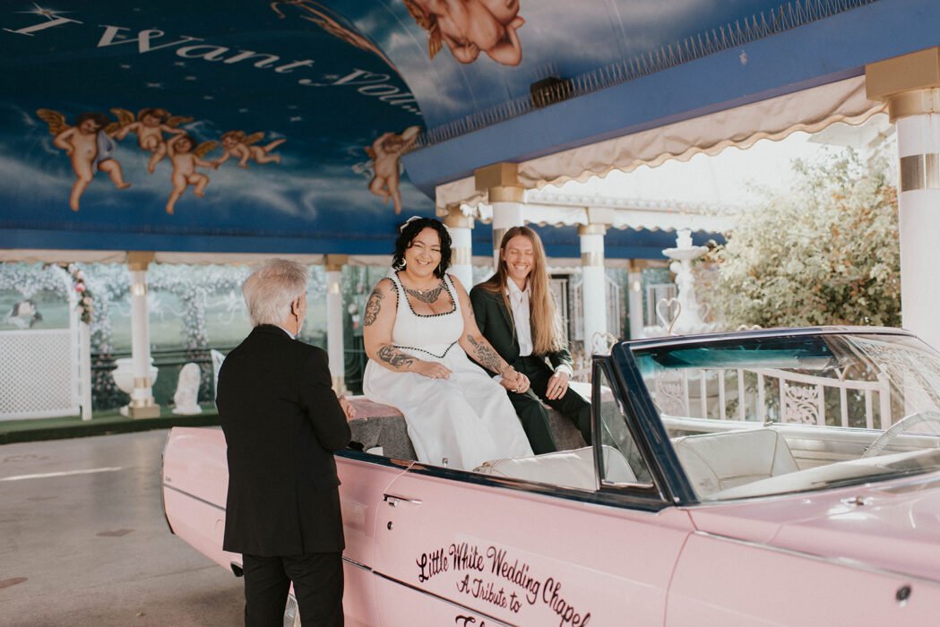Joslyn & Drew - Little White Chapel - Las Vegas Elopement Photography ...