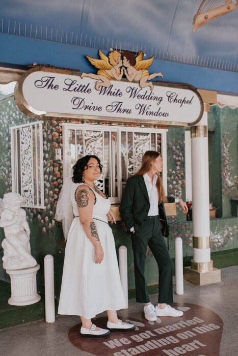 Joslyn & Drew - Little White Chapel - Las Vegas Elopement Photography ...