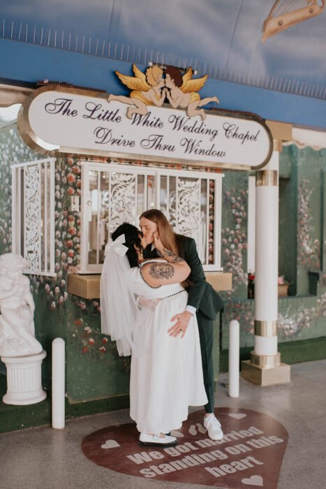 Joslyn & Drew - Little White Chapel - Las Vegas Elopement Photography ...