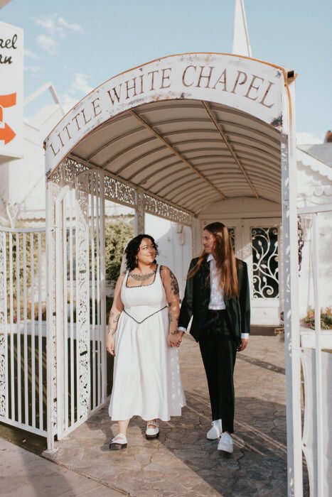 Joslyn & Drew - Little White Chapel - Las Vegas Elopement Photography ...