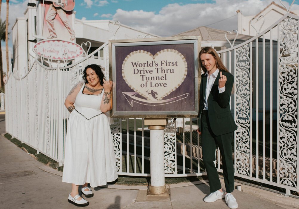 Joslyn & Drew - Little White Chapel - Las Vegas Elopement Photography ...