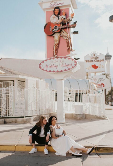 Joslyn & Drew - Little White Chapel - Las Vegas Elopement Photography ...