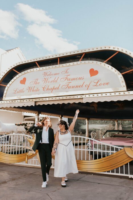 Joslyn & Drew - Little White Chapel - Las Vegas Elopement Photography ...