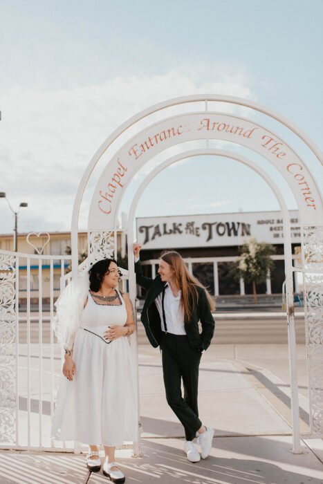 Joslyn & Drew - Little White Chapel - Las Vegas Elopement Photography ...
